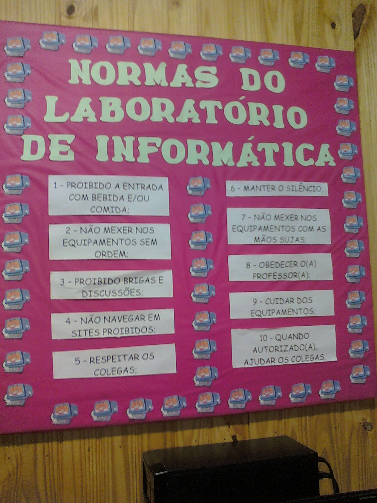 Escola Francisco Brochado da Rocha: Laboratório de Informática Escola Francisco Brochado da Rocha: Laboratório de Informática