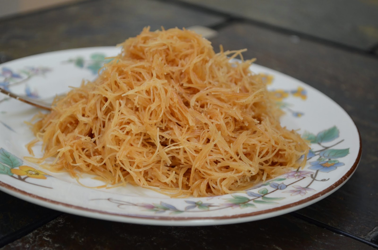 pakistani home cooking: Sweet Vermicelli Sevaiya