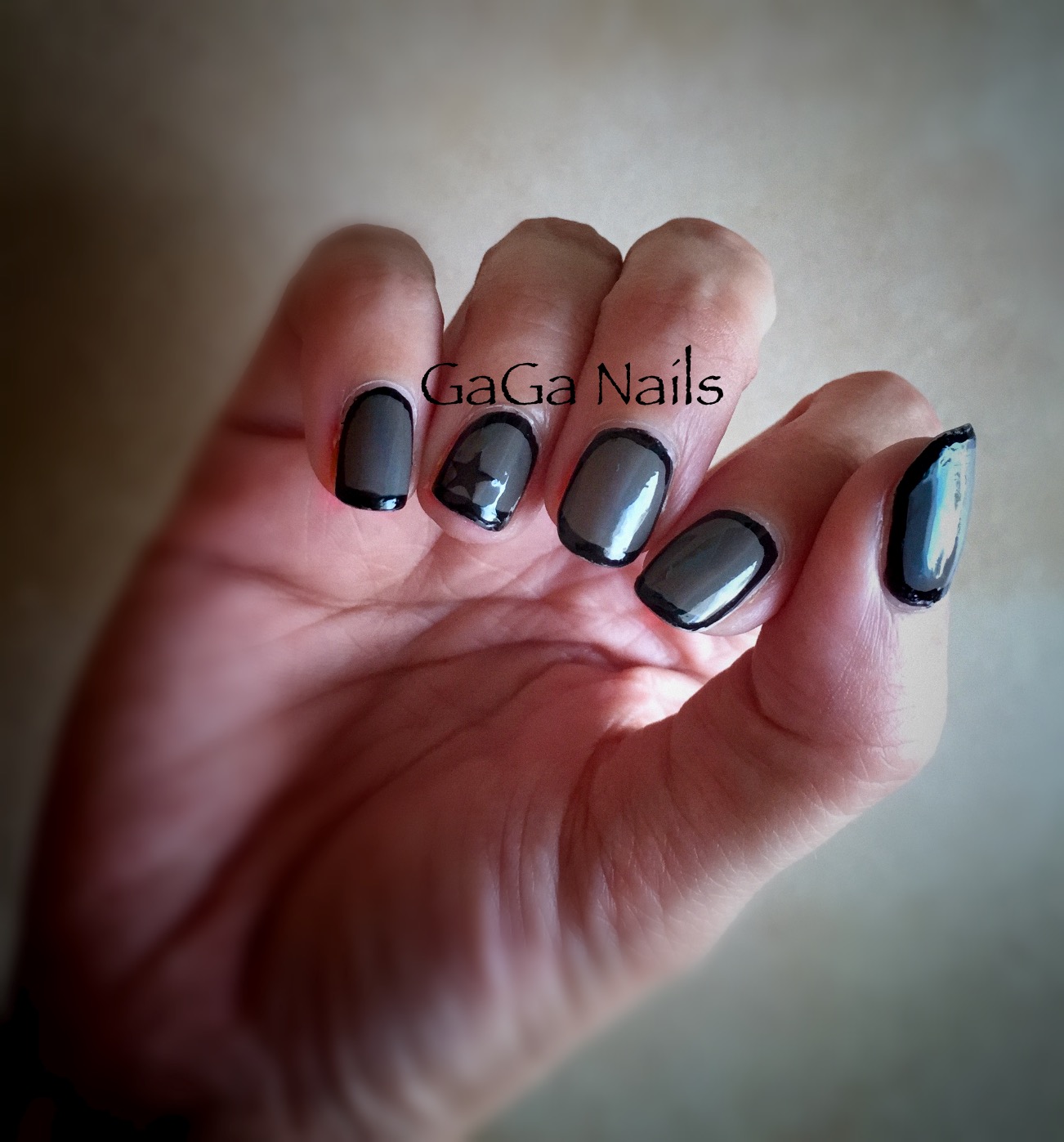Gaga Nails: Frame Manicure / Border Nails