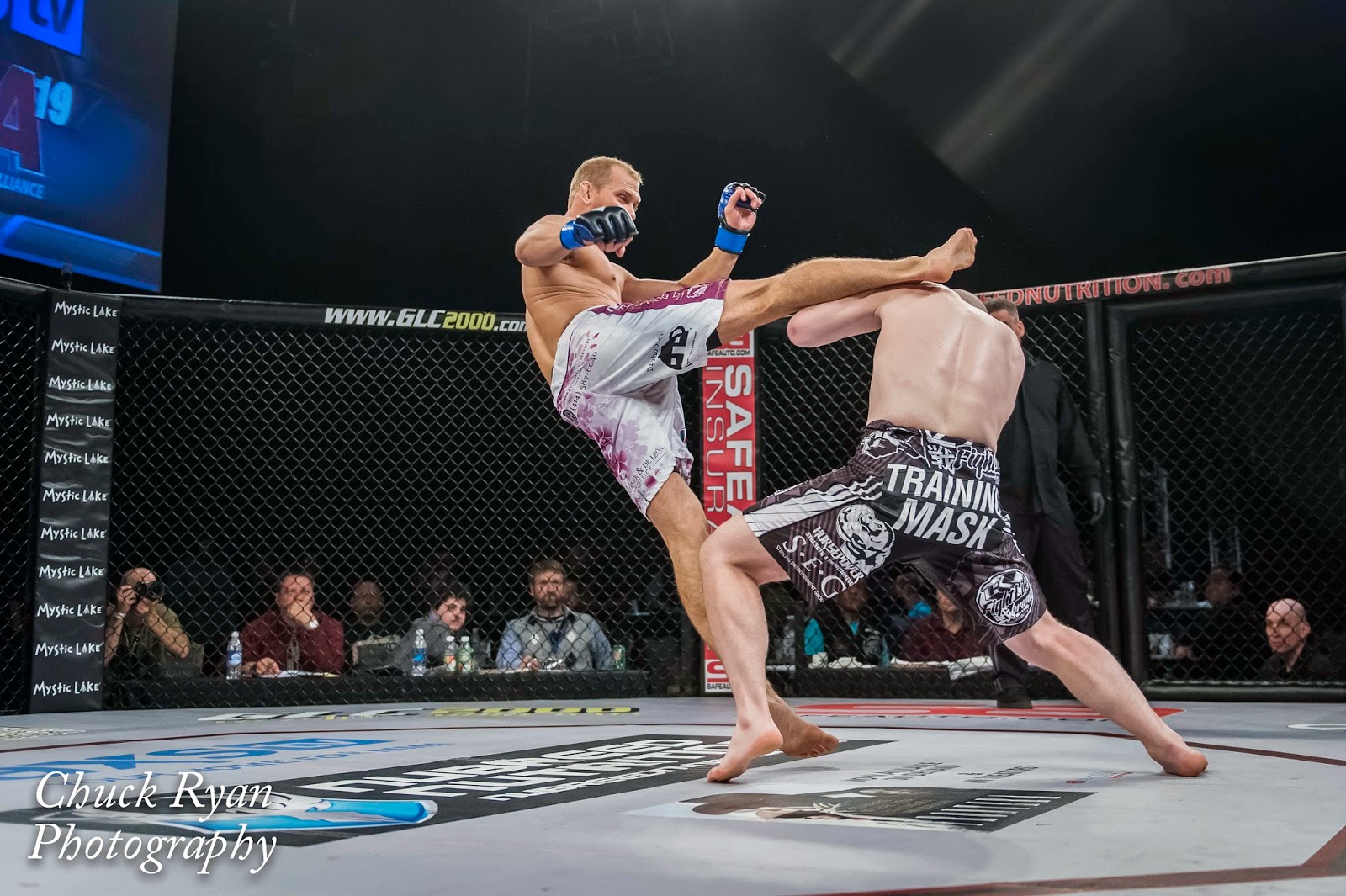 CIIcanoe...: RFA 19 MMA Event on AXS TV at the Mystic Lake Casino Hotel ...