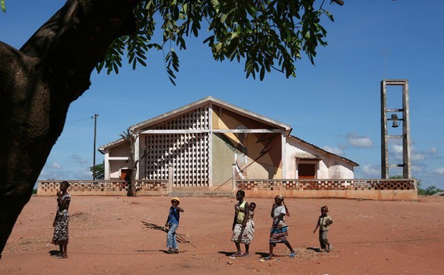Em Moçambique ...O Zé Alvalade de Alcunha (O RADIO): Aquartelamentos de ...