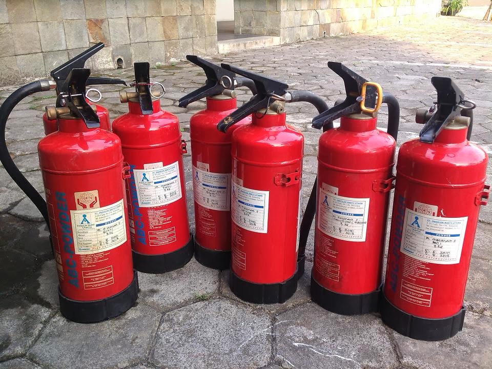 Isi Ulang Tabung Pemadam Kebakaran atau Refill Tabung Pemadam Api ...