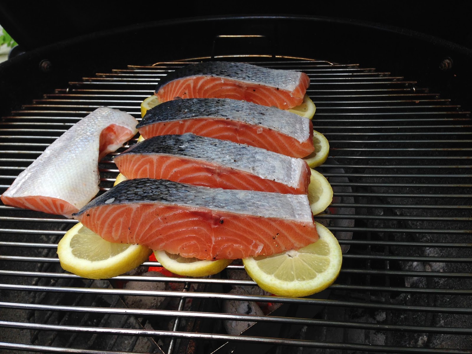 Mat- och baktankar: Grillad lax tillagad på citronbädd