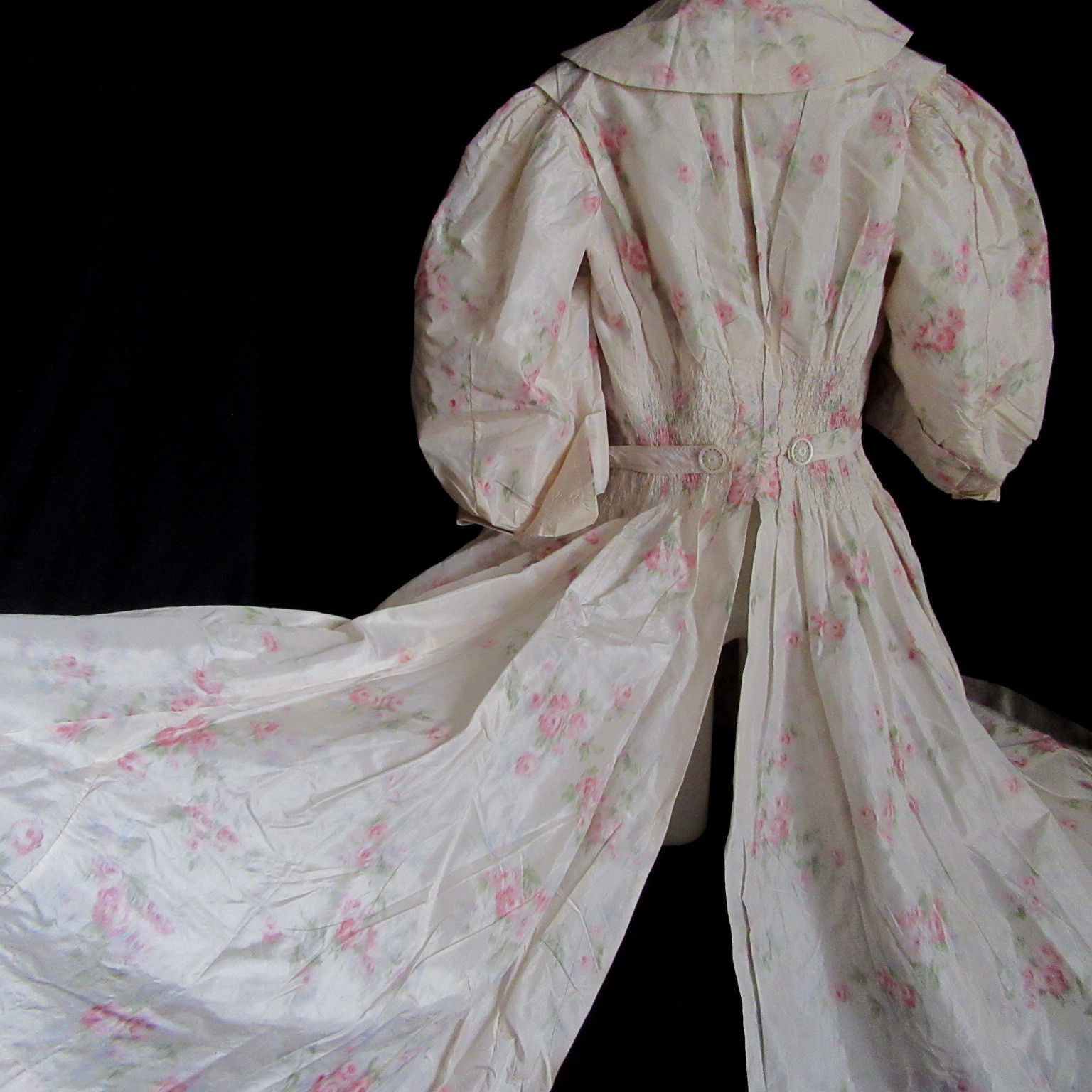 All The Pretty Dresses: Edwardian Tea Gown