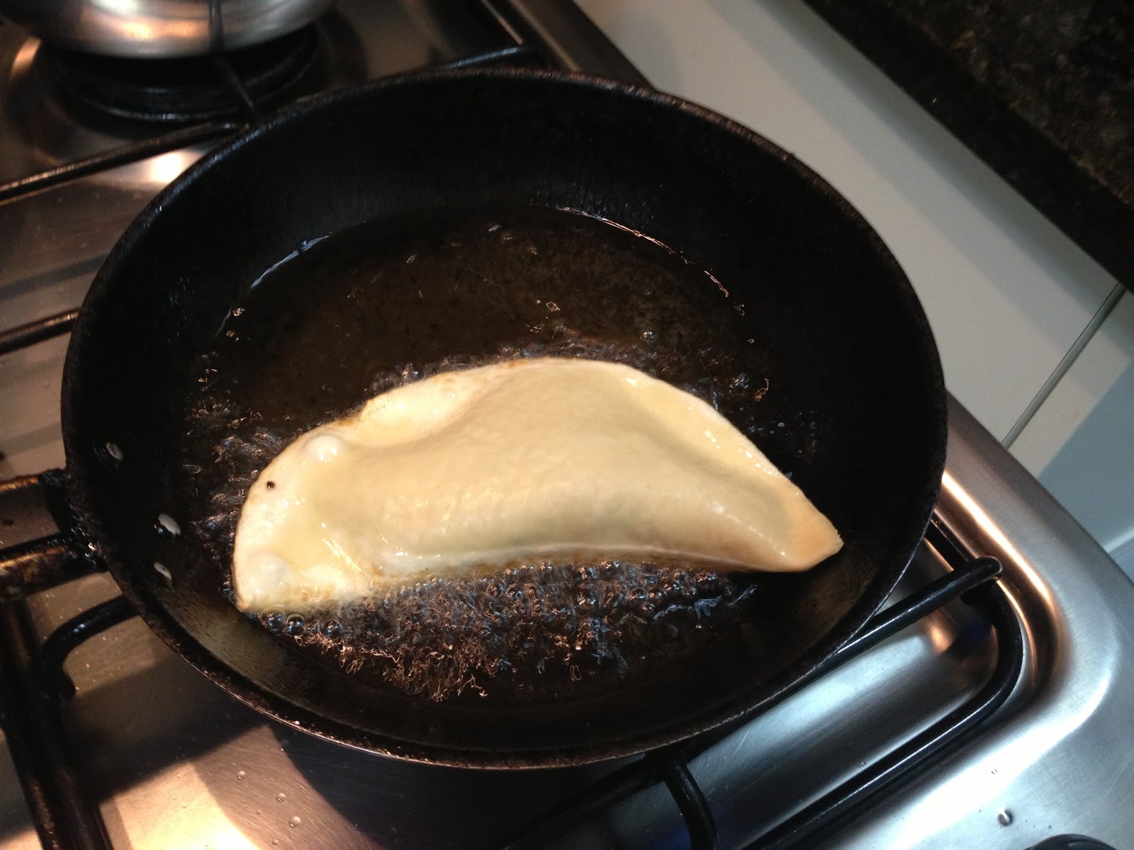 Delícias da Cozinha lá de Casa: Pastel de Carne Seca com Queijo Coalho