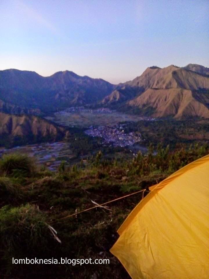 TREKKING TO PEGASINGAN HILL - Lombok?