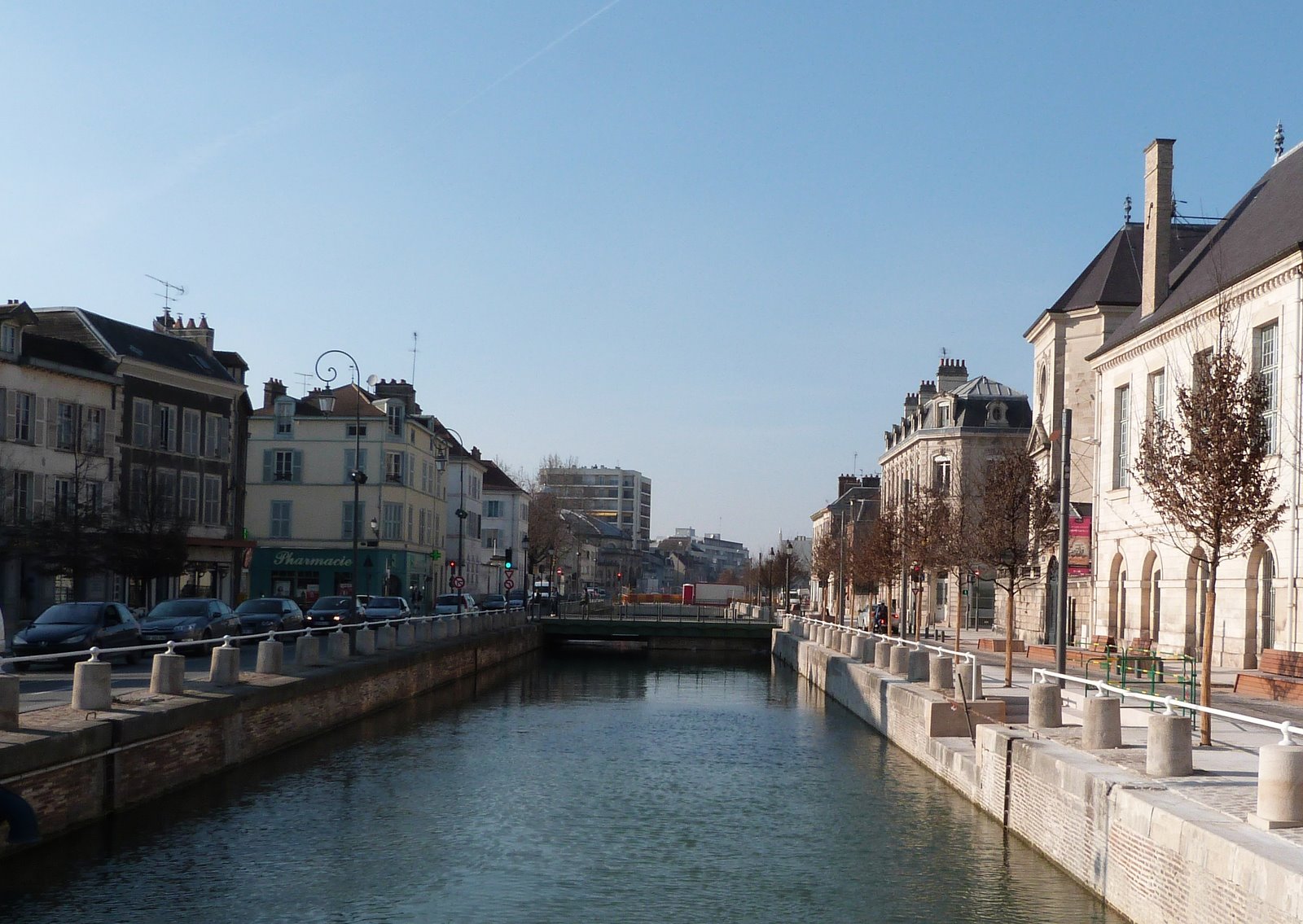 Troyes-en-Champagne: Troyes hier, aujourd'hui - canal de la Haute Seine