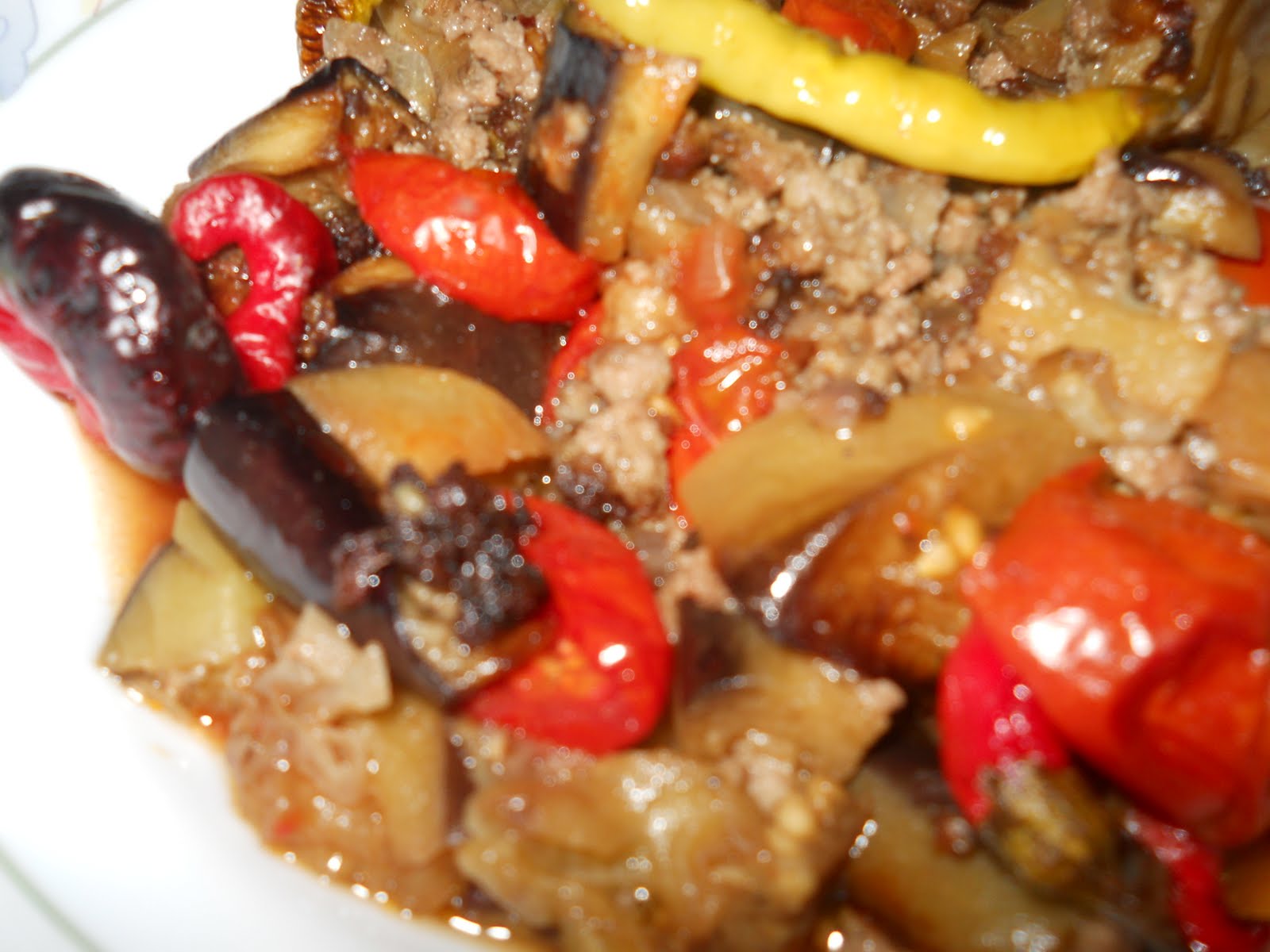 ANNEMİNELİ: PATLICAN MUSAKKA