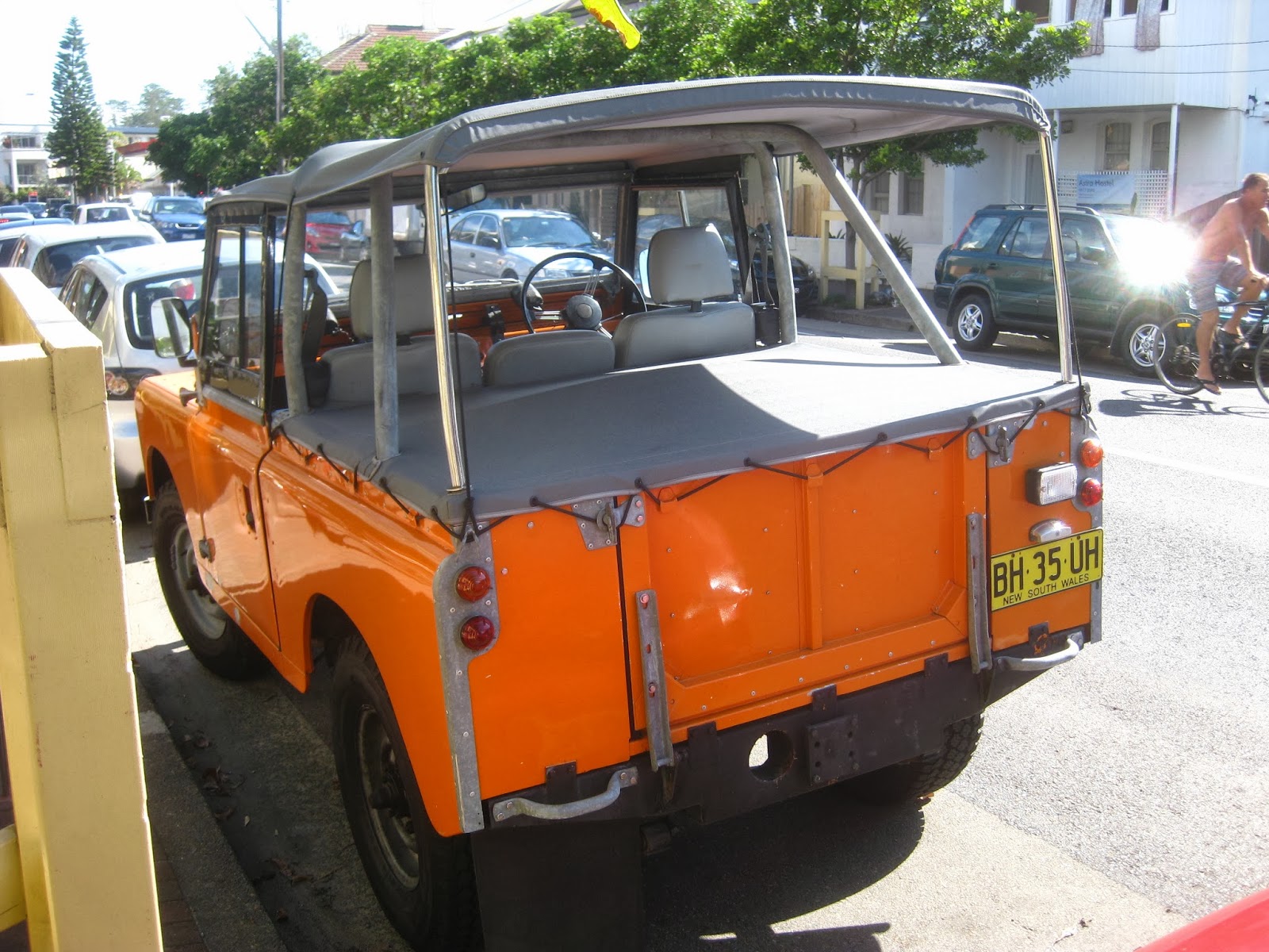 Aussie Old Parked Cars: 1971 Land Rover Series IIA SWB Ute
