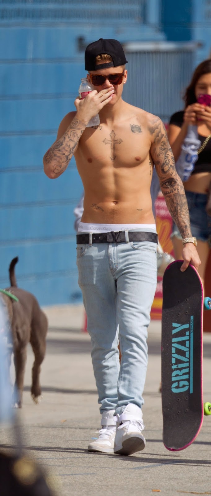 Celeb Saggers: More Justin Bieber Sagging!