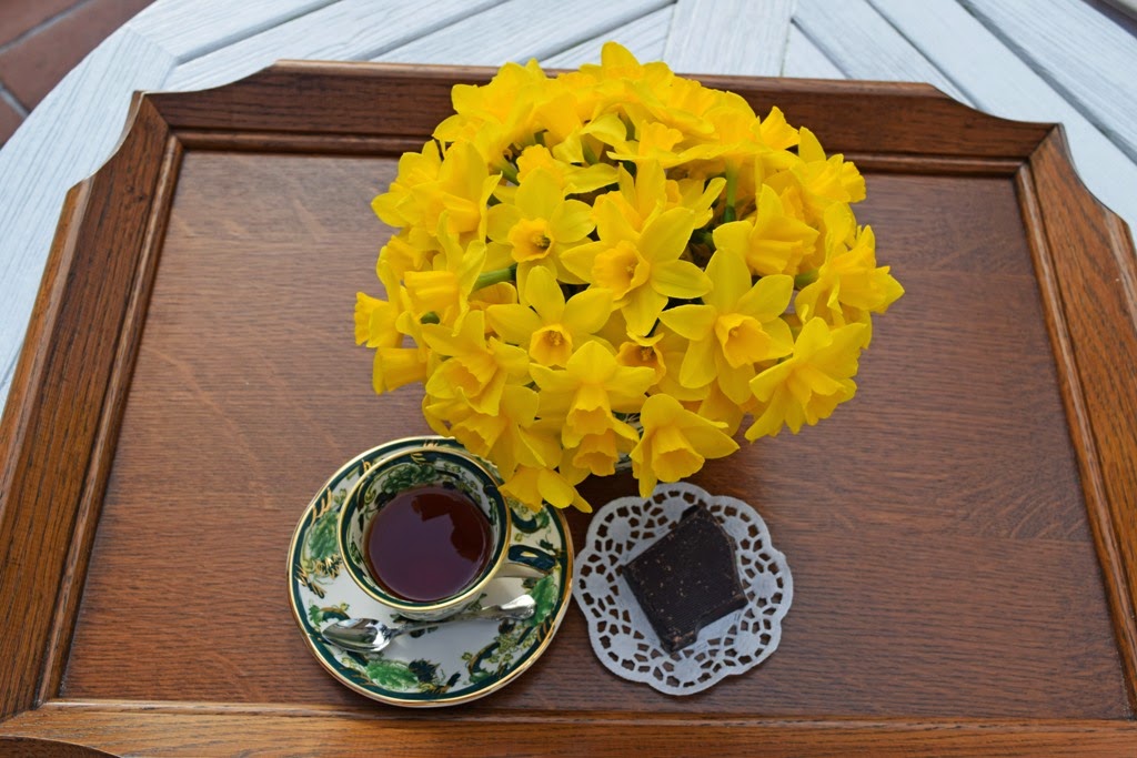 MARIETTE'S BACK TO BASICS: {Fragrant Heirloom Daffodils & My Chocolate ...