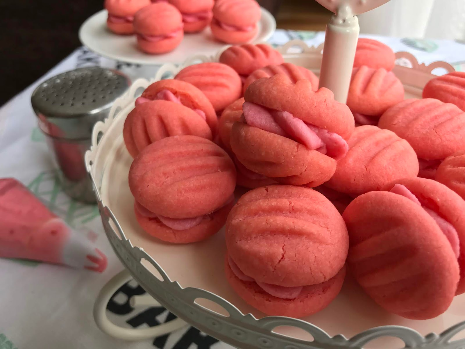 Mini Raspberry Melting Moments