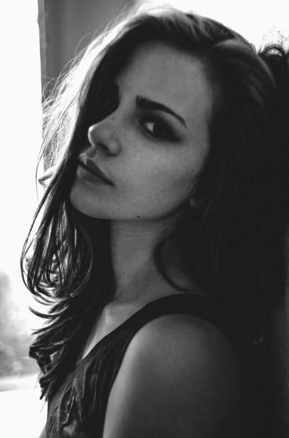 Anne Priest - Sylvia River: Pengeélen: március 2018