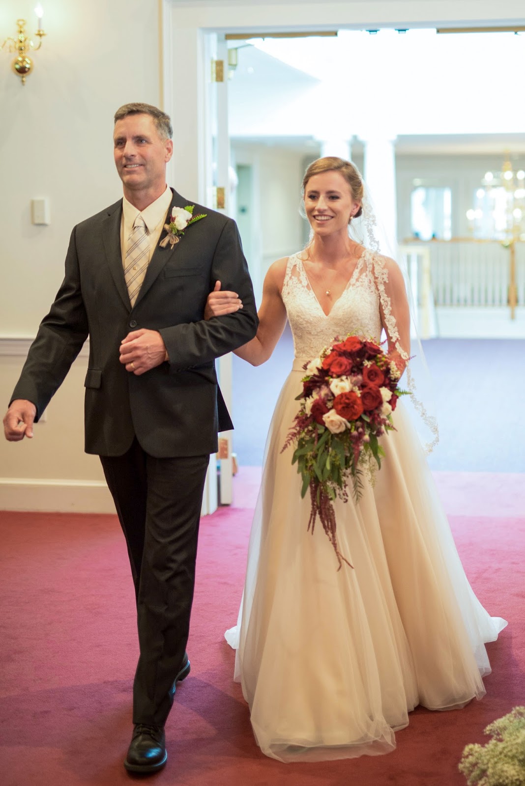DesignsandEvents: The Pictures are in from Kiersten and Chris' Wedding!
