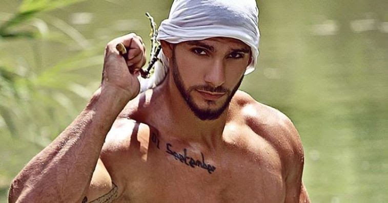 Man Central: Paul Iskandar: Shirtless