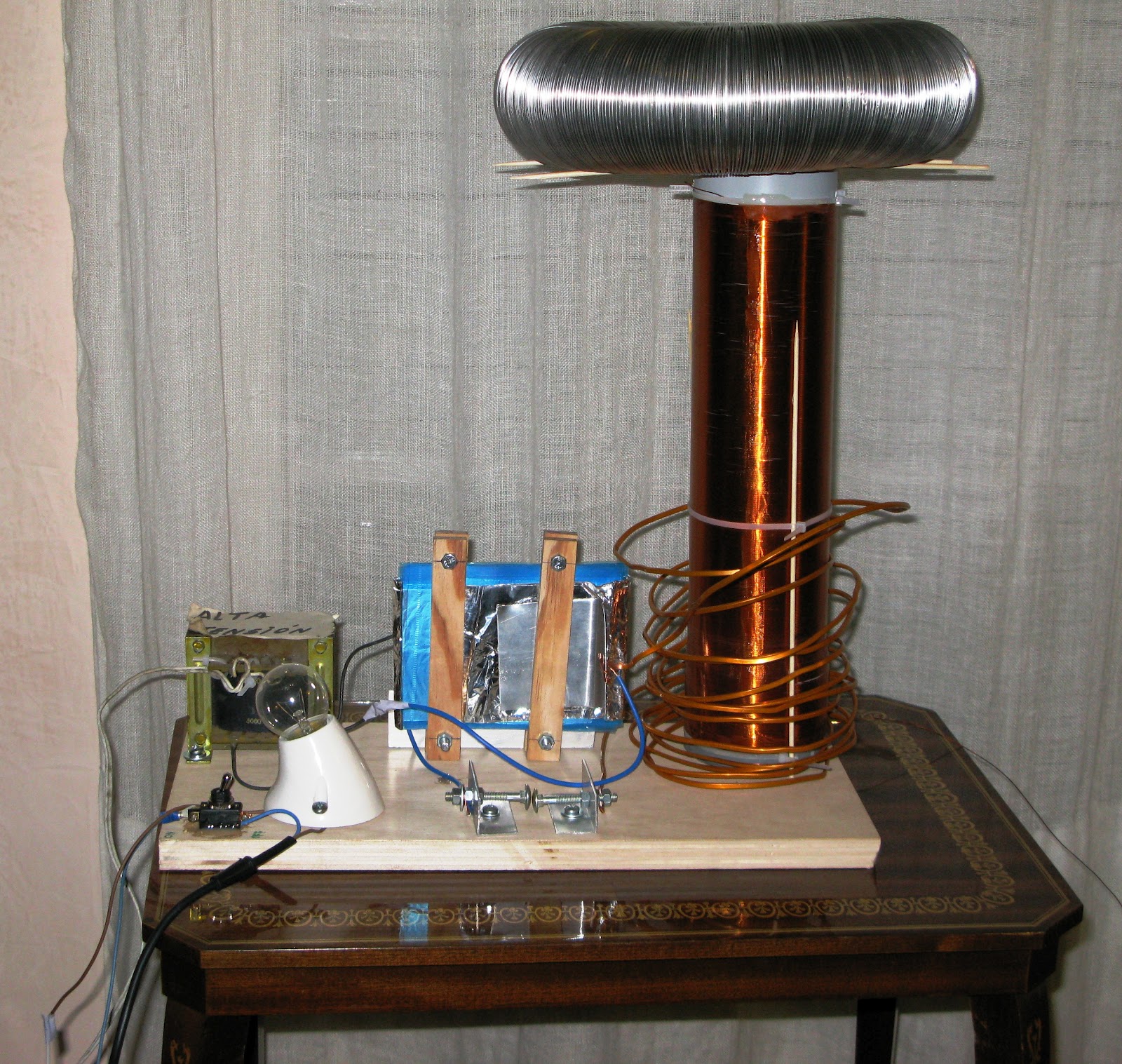 Víctor Prat: Bobina Tesla