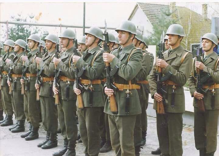 Amigos del JNA: Uniforme M77 de invierno (I)