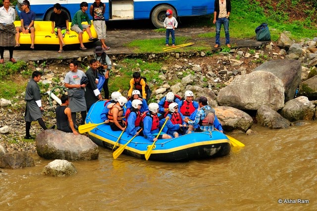 Let's holiday!: River Rafting, Punakha
