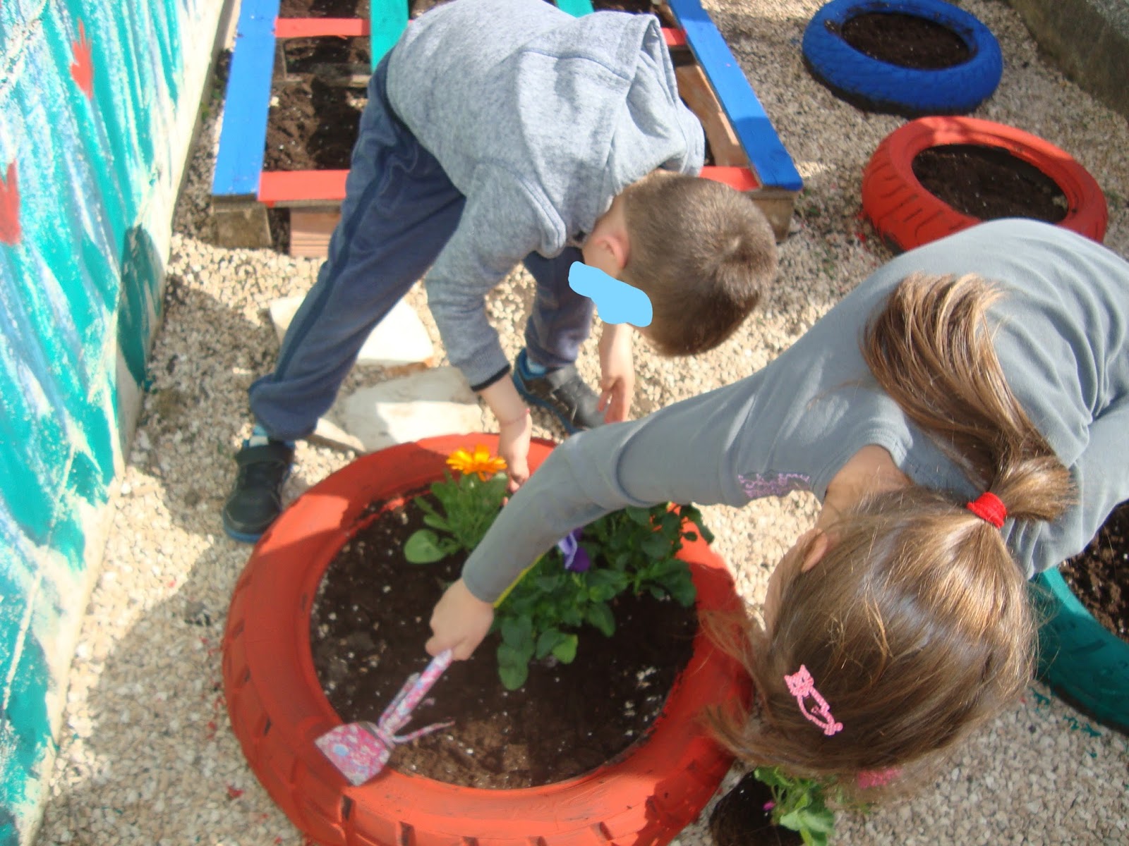 7ο ΝΗΠΙΑΓΩΓΕΙΟ ΙΩΑΝΝΙΝΩΝ -ΤΑ ΝΗΠΙΑ ΤΑΞΙΔΕΥΟΥΝ....: ΦΤΙΑΧΝΟΥΜΕ ΑΝΘΟΚΗΠΟ;