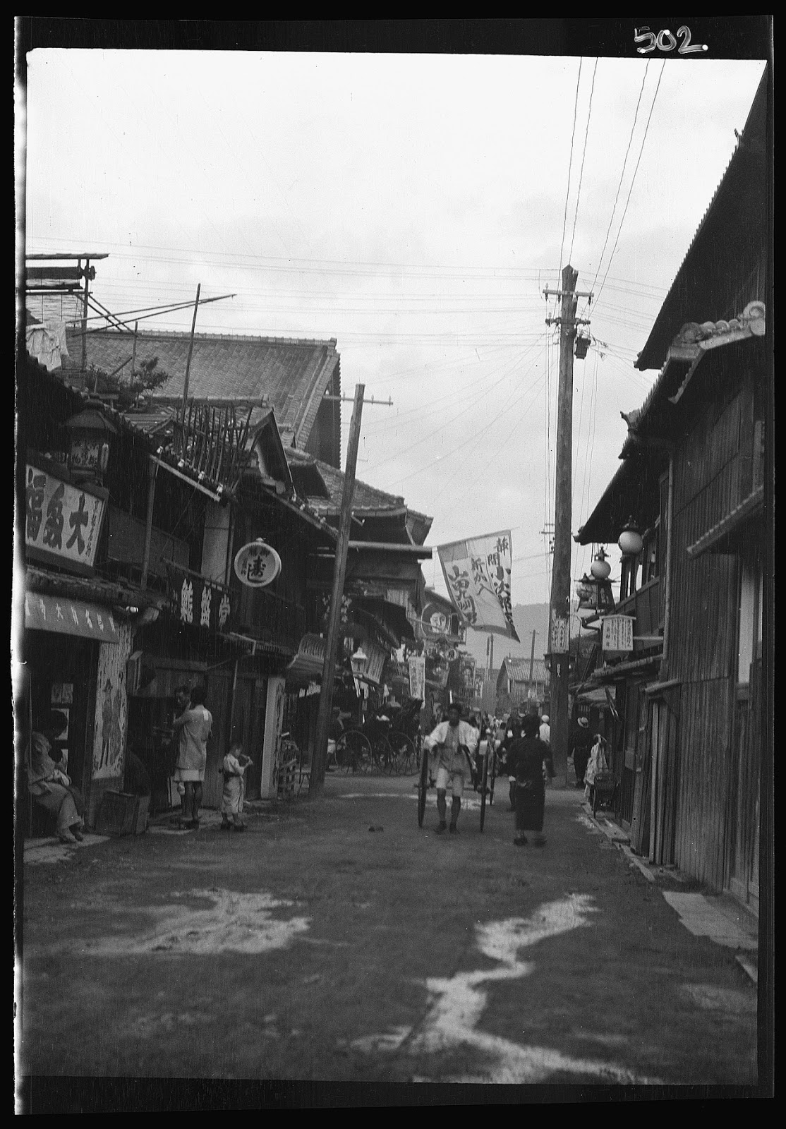 Rare Vintage Photographs of Japan's Daily Life Taken by Arnold Genthe ...