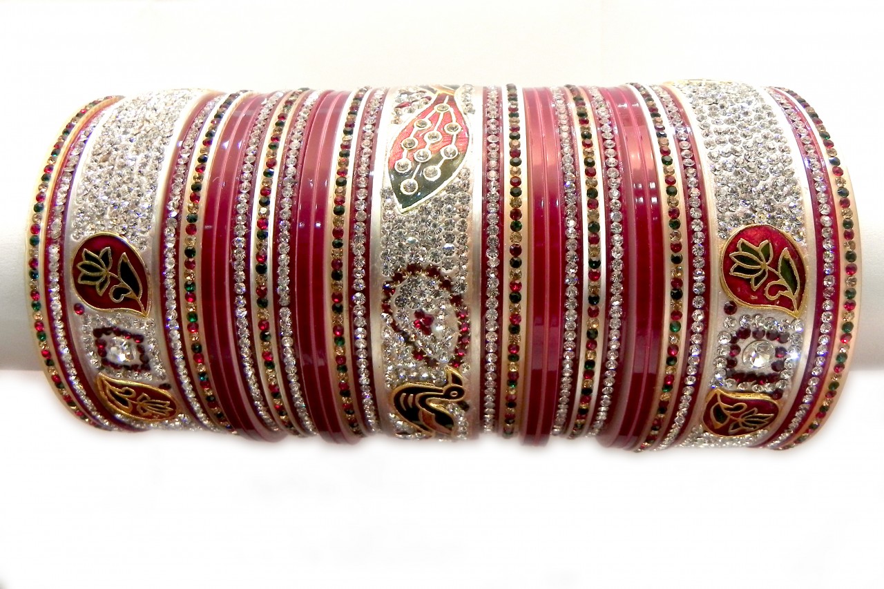 Indian Bride -- Evergreen Wedding Chura Design..! Lifestyle Fundas ...