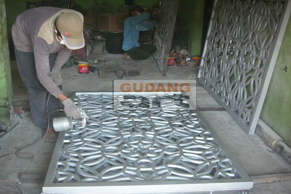 dekoratif alumunium cor: Teknik & contoh hasil pengecoran logam