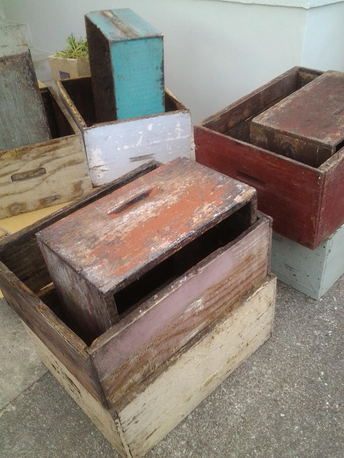 Bravo Henry: Vintage Beehive Boxes