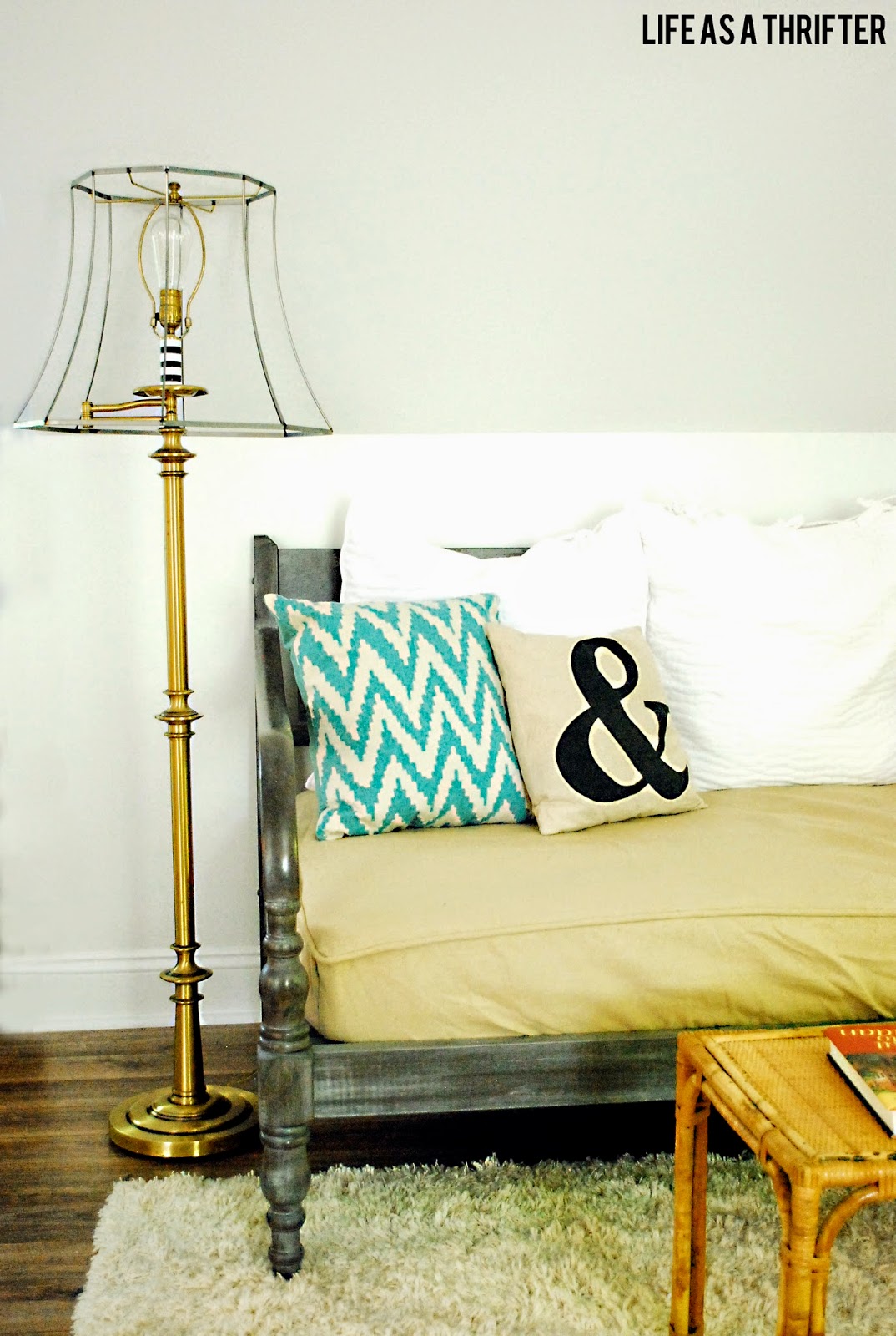 Life as a Thrifter: SUPER Easy Lamp Redo