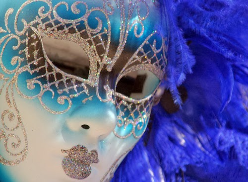 Beautiful colorful pictures and Gifs: I Love Blue mask.