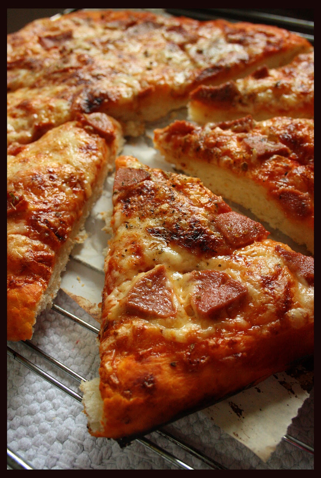 the Old Curiosity Shop: Pizza salami