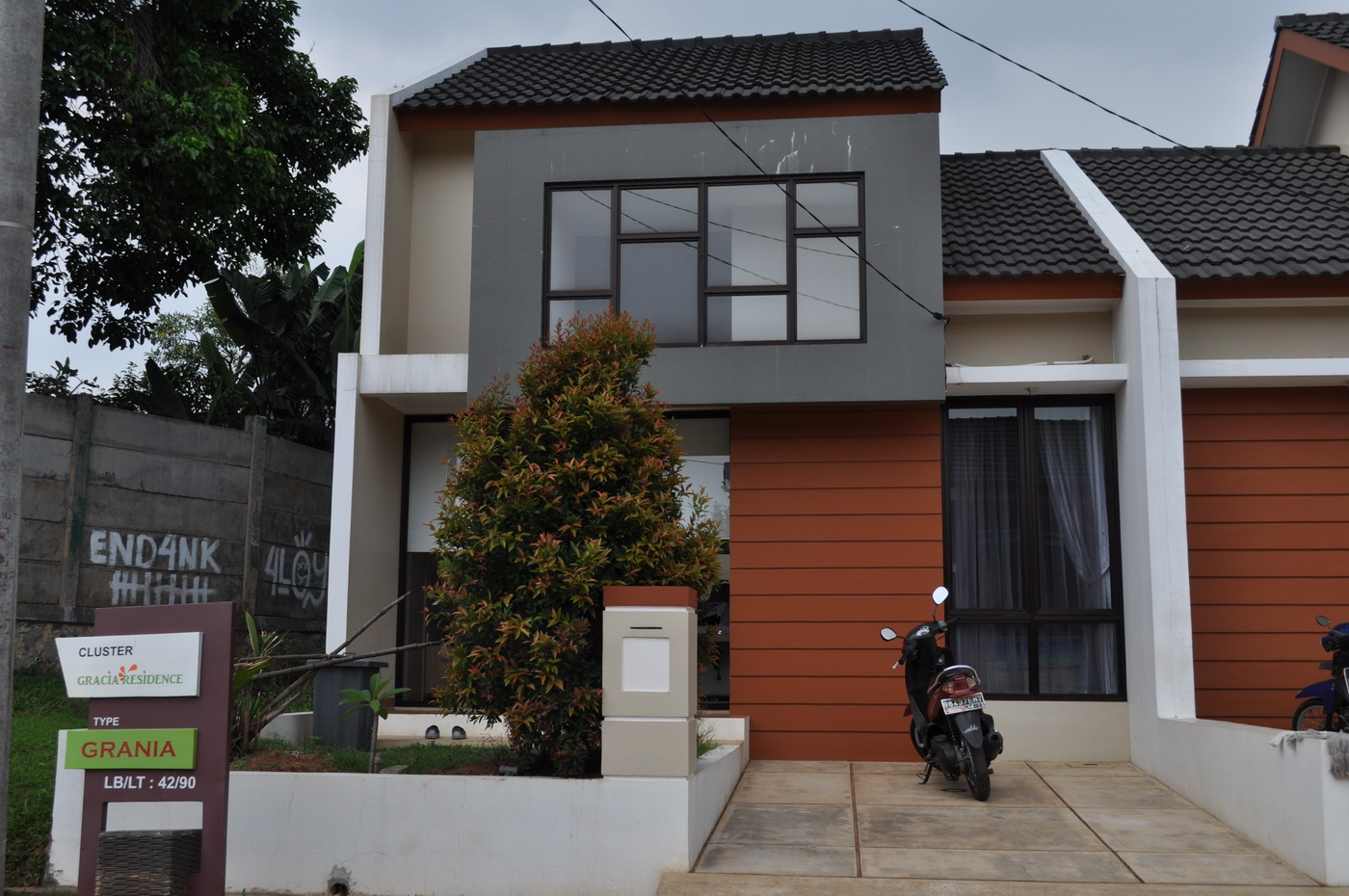 "Graha Raya": Cluster Gracia "Graha Raya"