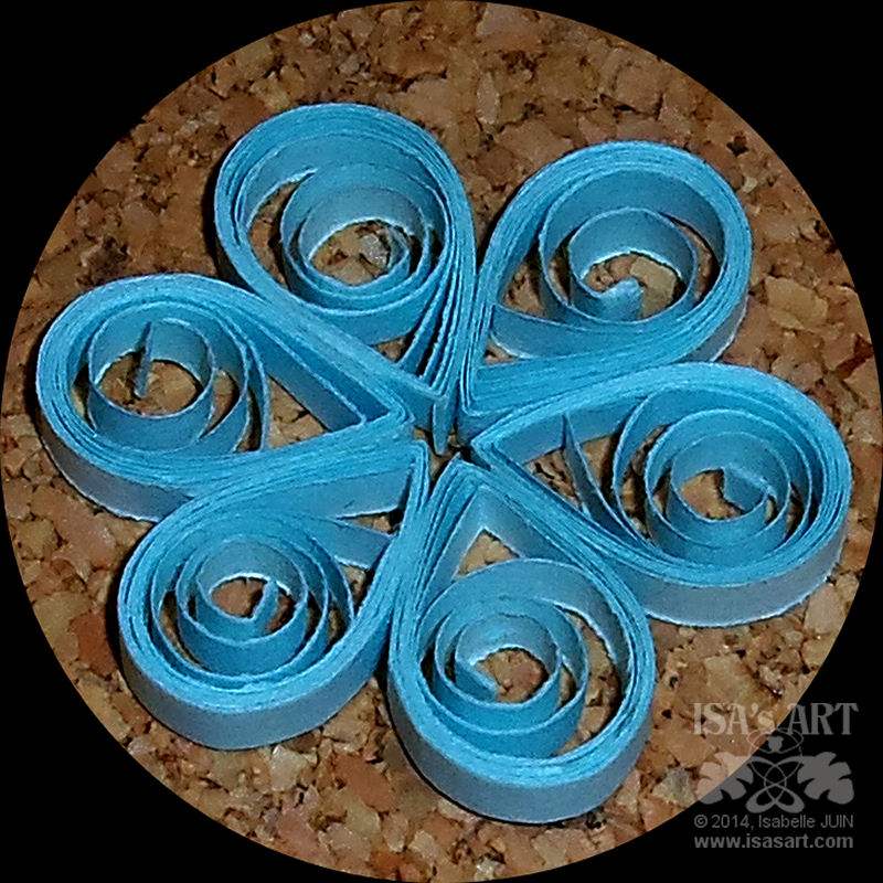 ISA'sART: QUILLING - PIN - Première fleur (finition)