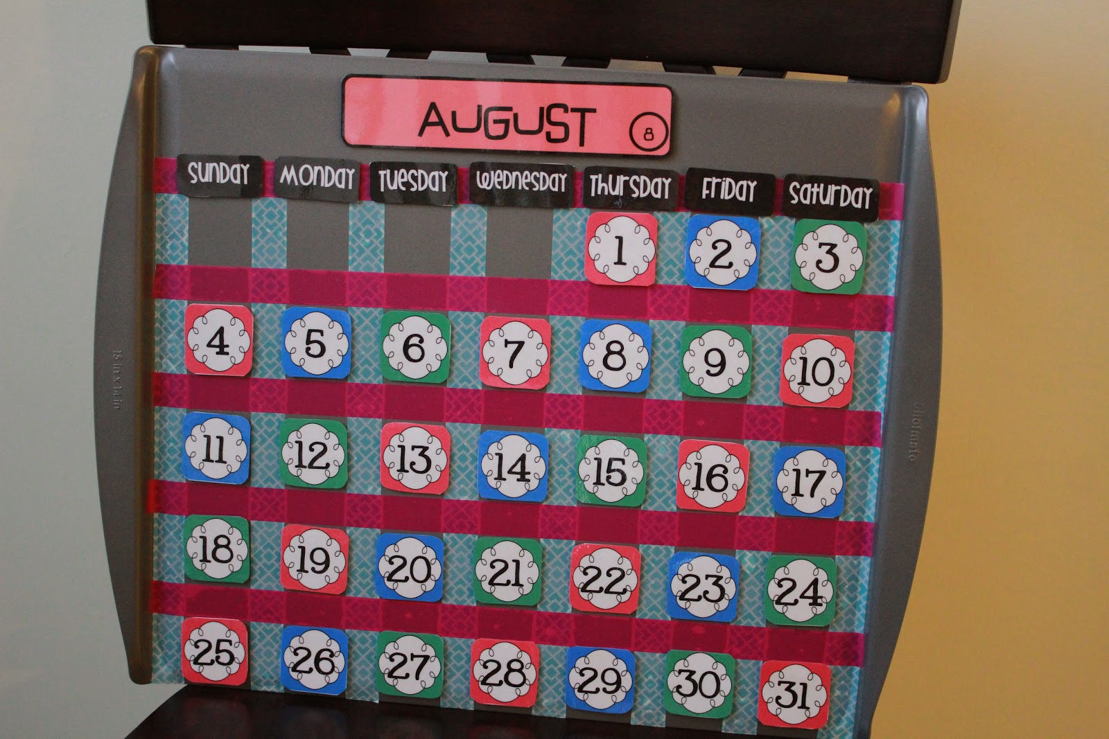 The Go To Teacher: Monday Made It {Magnetic Calendar with a Freebie}