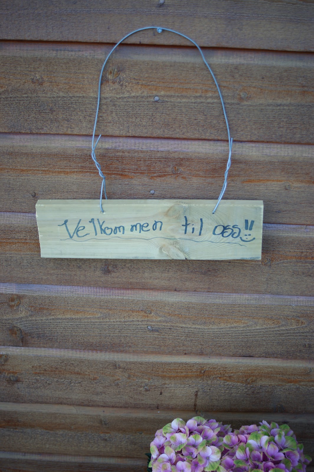 Dronning Fjellrose: Velkommen til oss