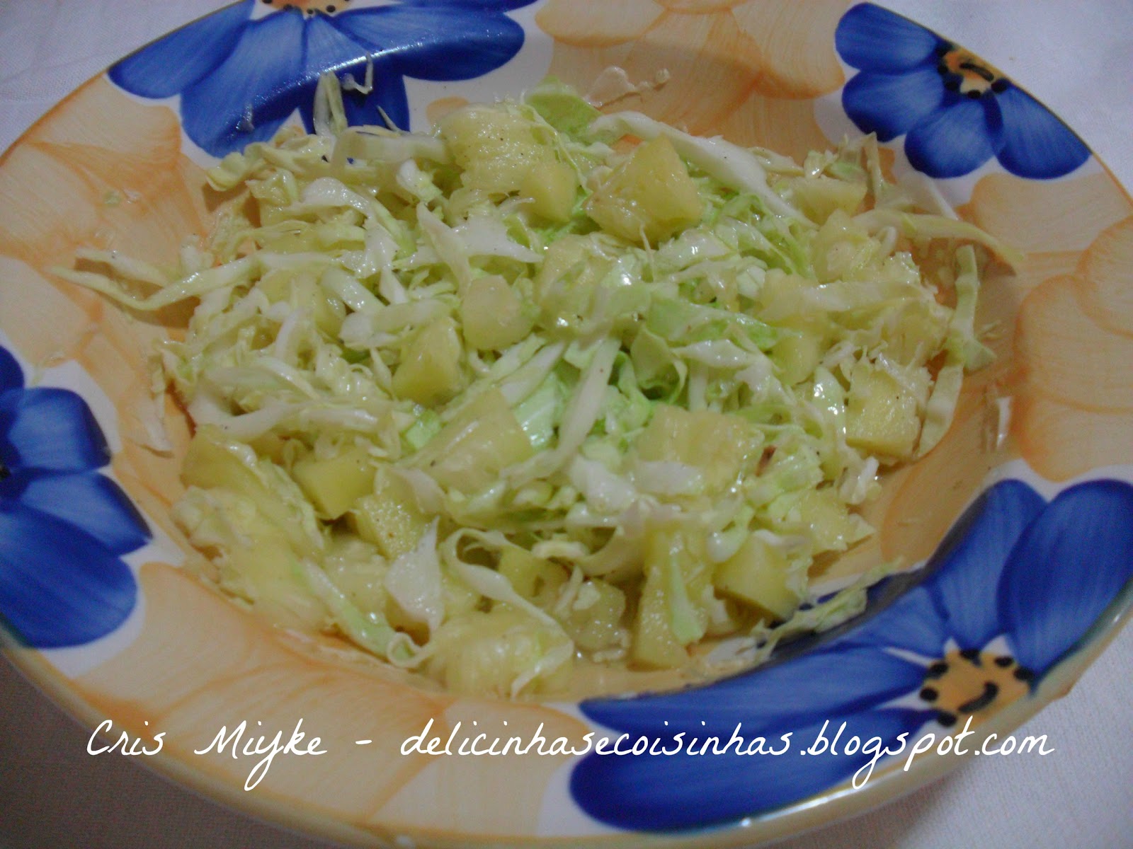 Salada de Repolho e Abacaxi