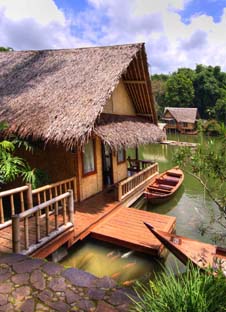 Wisata Unik: Kampung Sampireun - Resort bernuansa Perkampungan Sunda