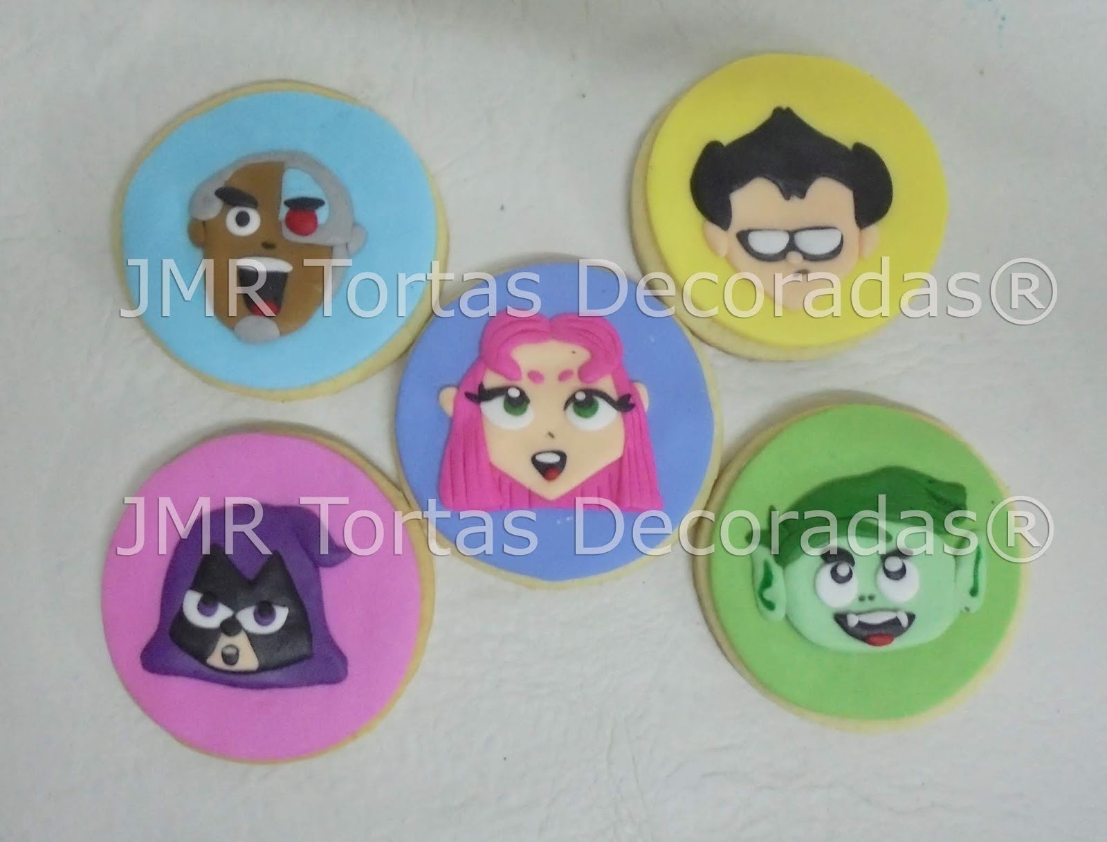 Torta Teen titan en plano y cookies | JMR Tortas Decoradas