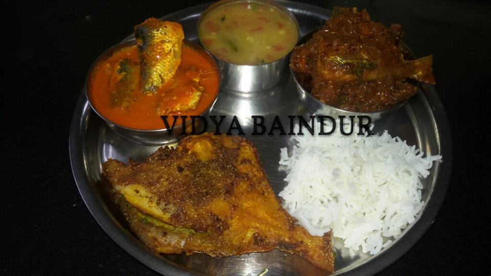 My Holiday Lunch Thali....Tarle (saradines) Fish Curry with Tirfal ...