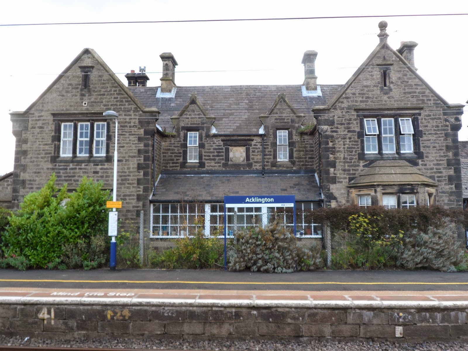 round the rails we go: Val de Ree (Ha Ha Ha Ha Ha)