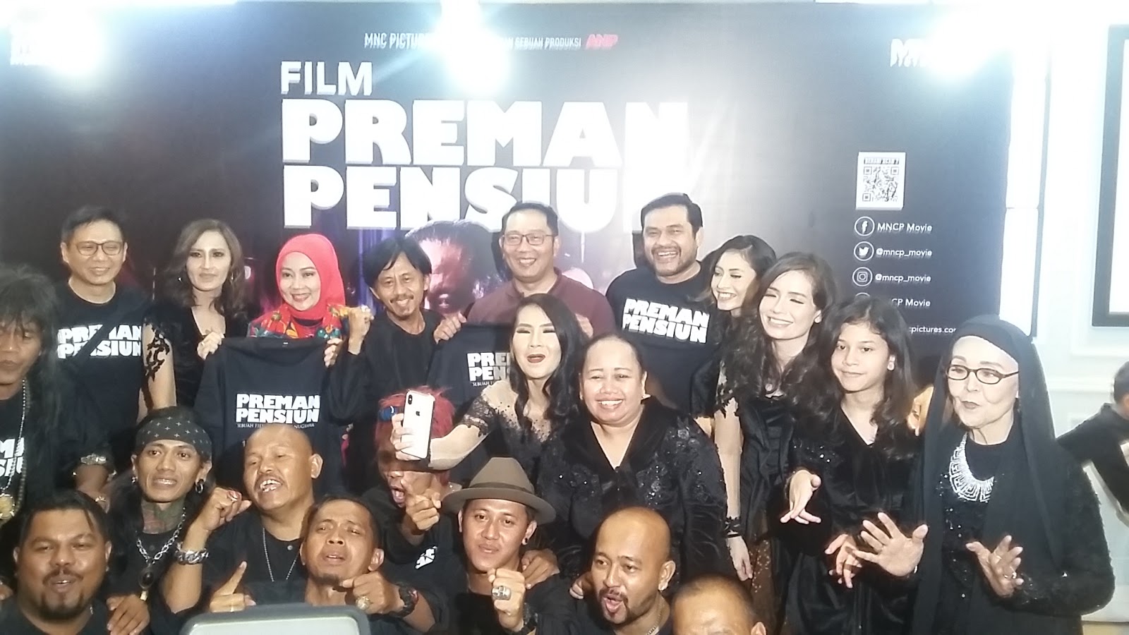 Tonton Gala Premiere Film Preman Pensiun, Ini Komentar Ridwan Kamil