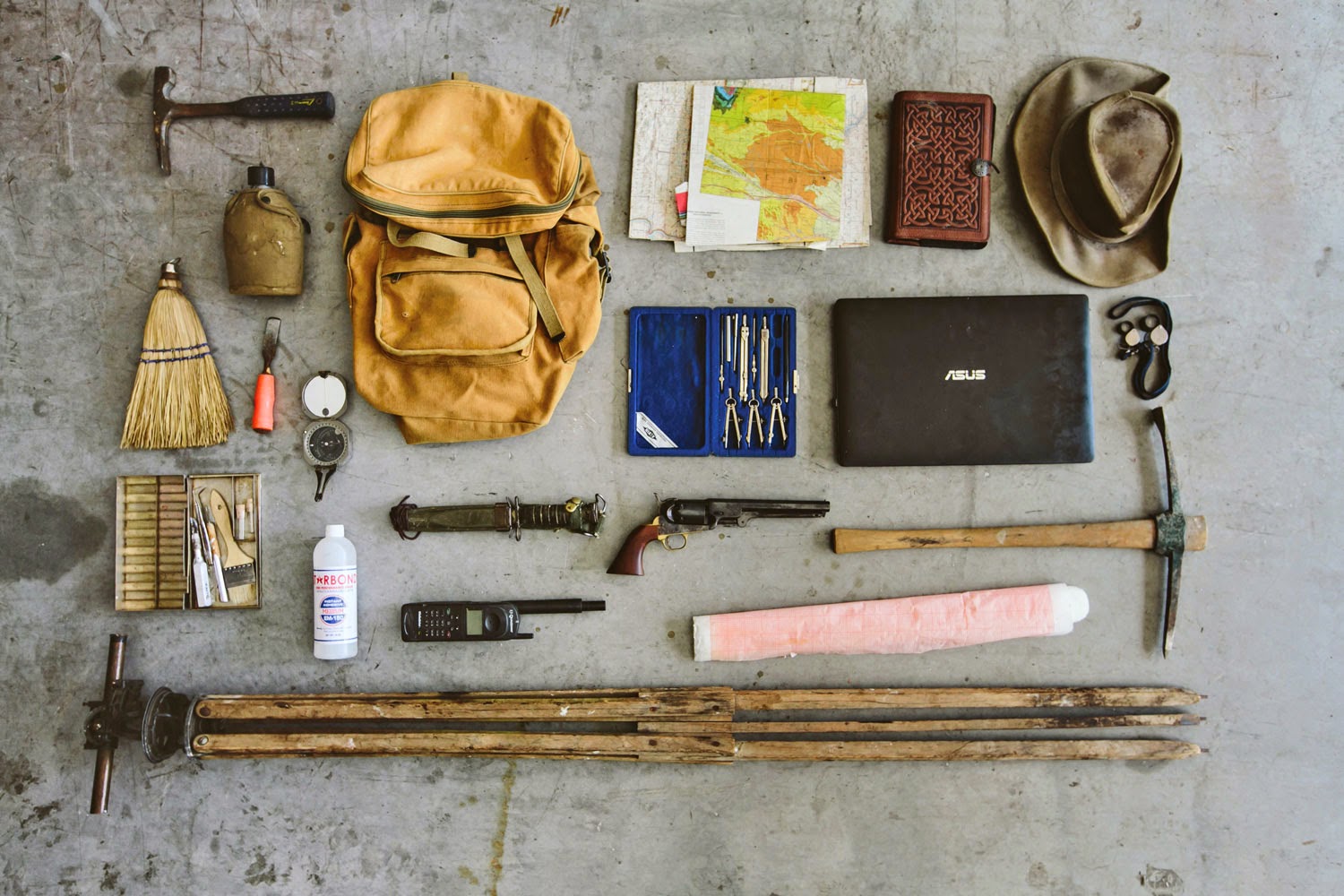 Peralatan Lapangan Geologi dan Fungsinya | SM-IAGI UNG