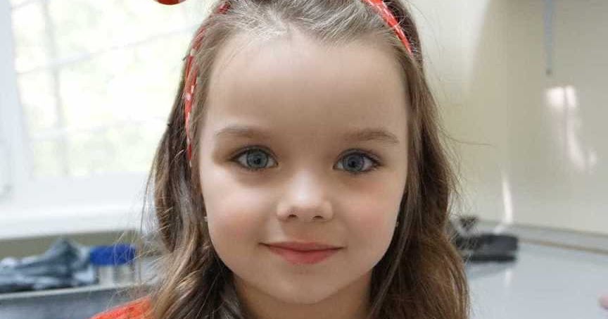 Menina russa é considerada a criança mais bonita do mundo; conheça ...