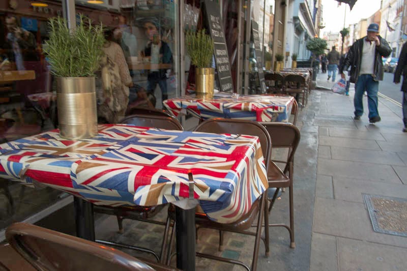 Fresh eyes on London: British Tablecloths