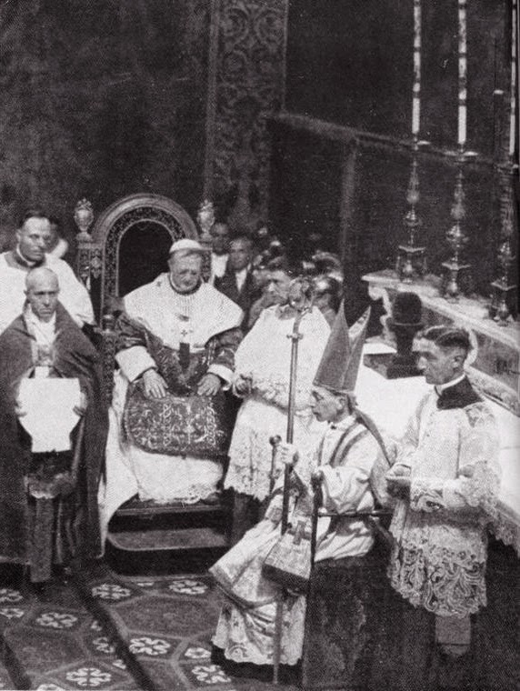 The Saint Bede Studio Blog: The Papal Pallium : A Return to Tradition