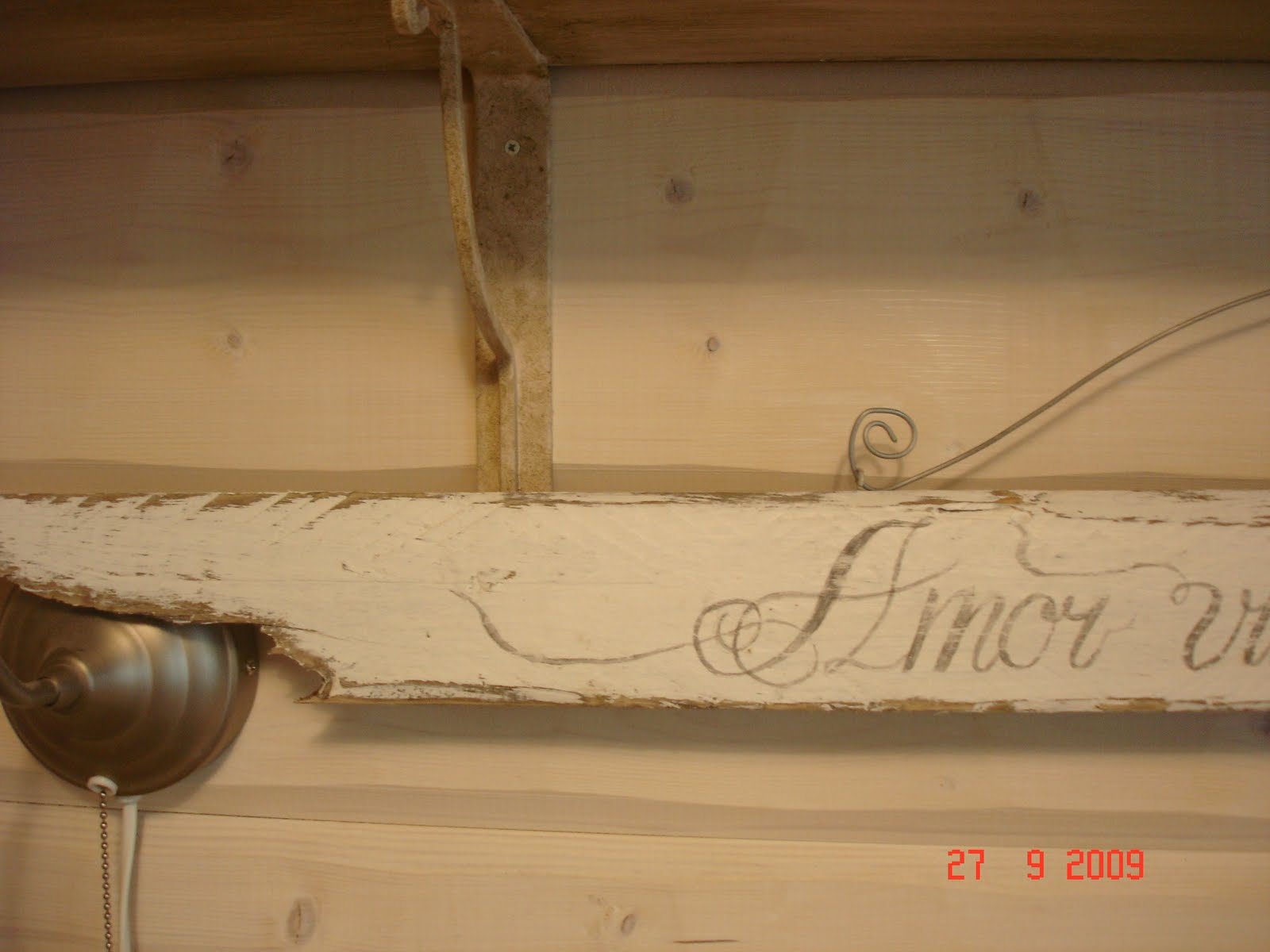 tindra lite mera: Skyltar med snirklig text