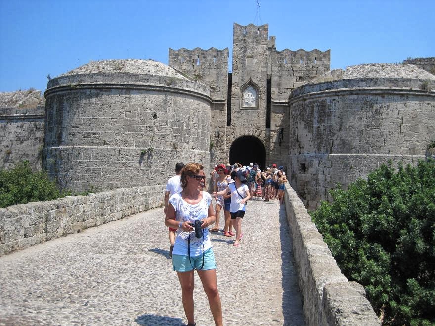 Podróżowanie jest proste: Miasto Rodos - tutaj stał Kolos Rodyjski