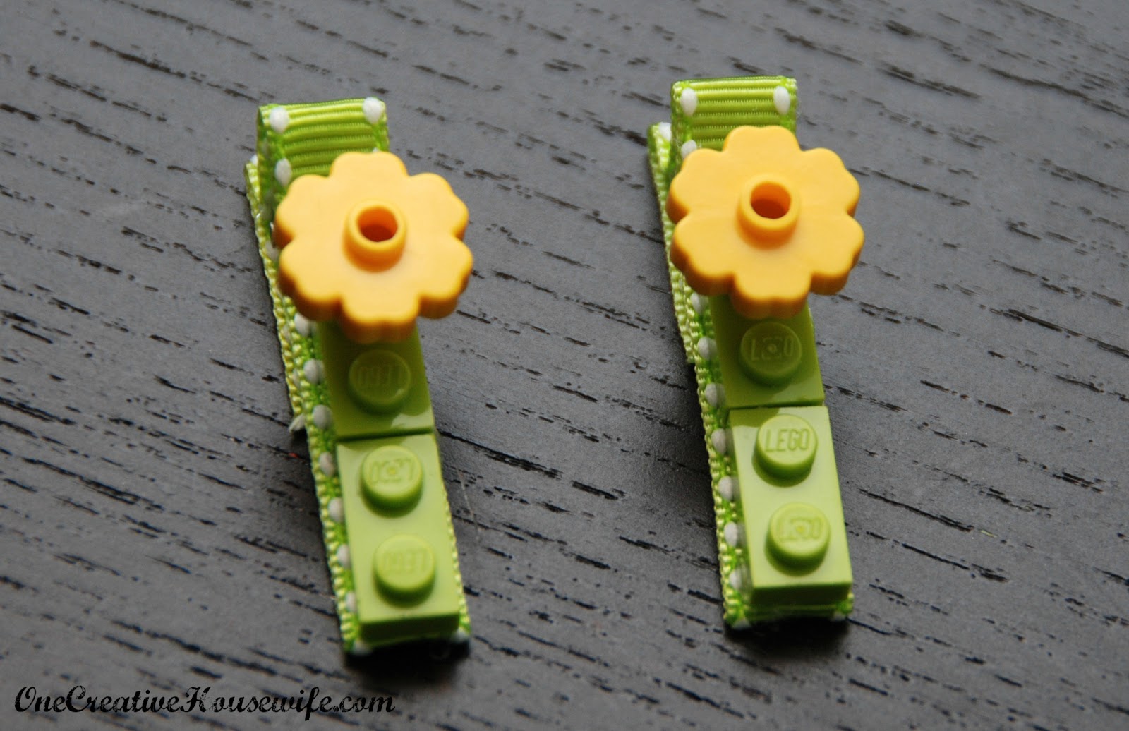 One Creative Housewife: DIY LEGO Flower Hair Clips