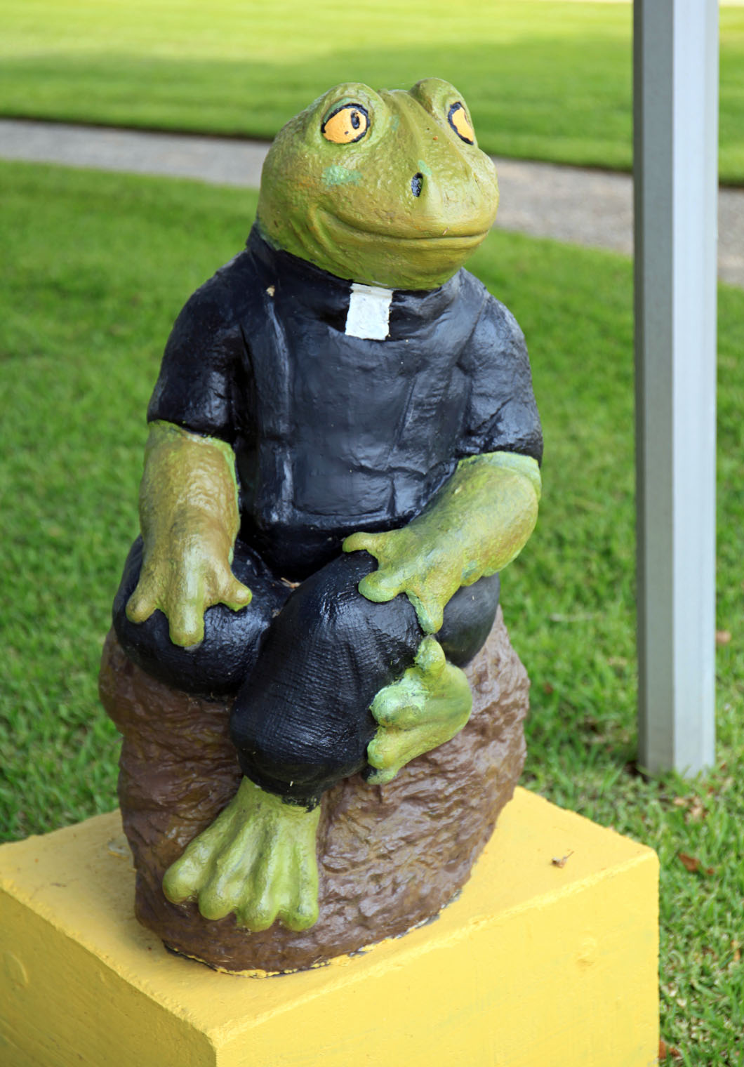Southern Lagniappe: Rayne, Louisiana: The Frog Capital of the World
