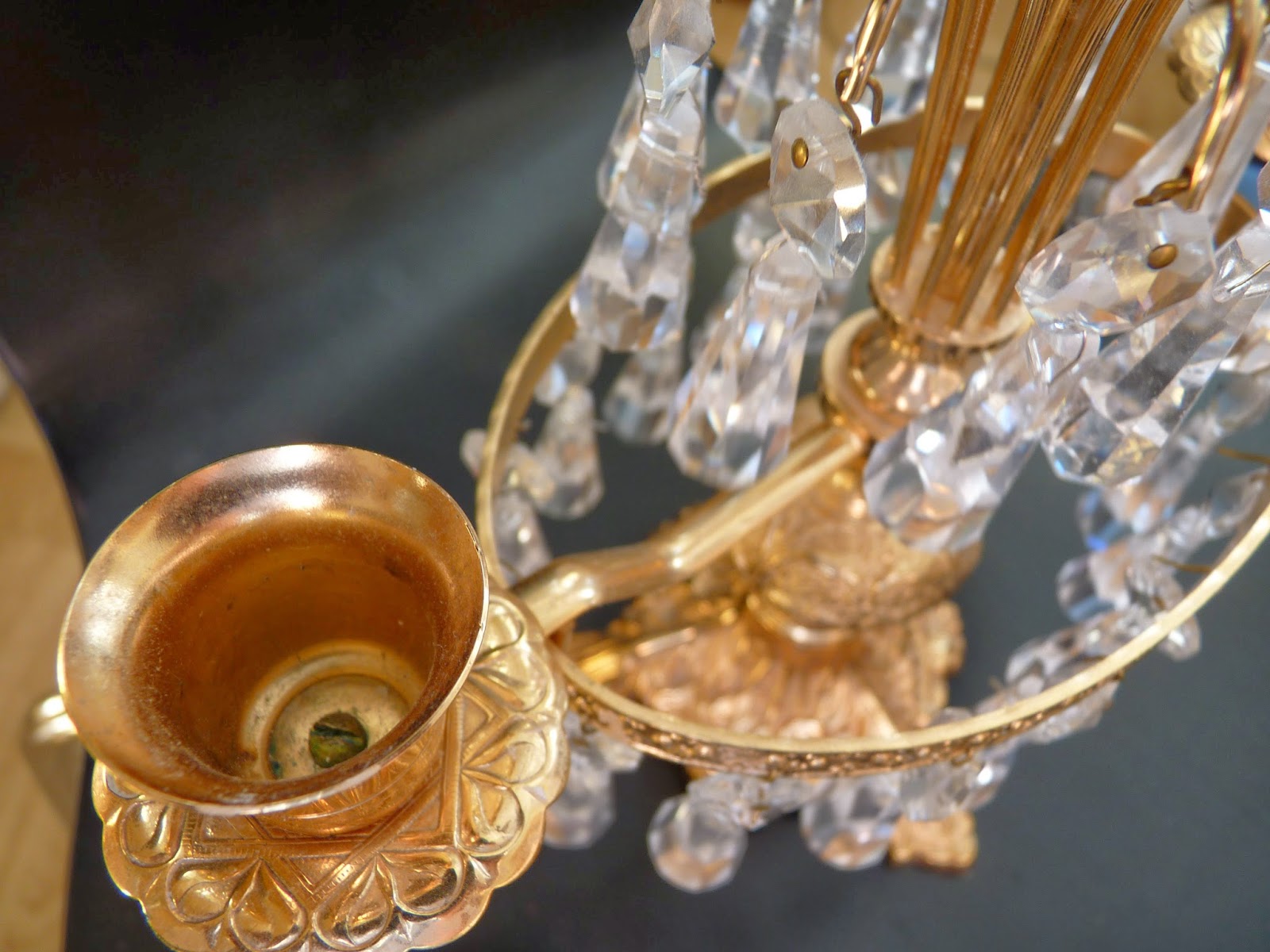 Kell´aarre on: Turun Kristallin kullattu kynttelikkö