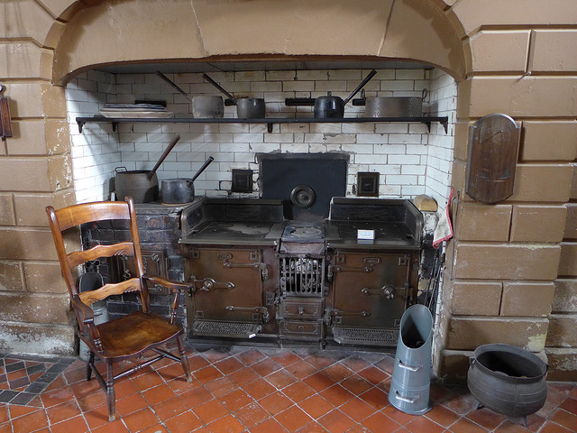 A Stove Less Ordinary: The American Kitchen Range, from its Origins ...